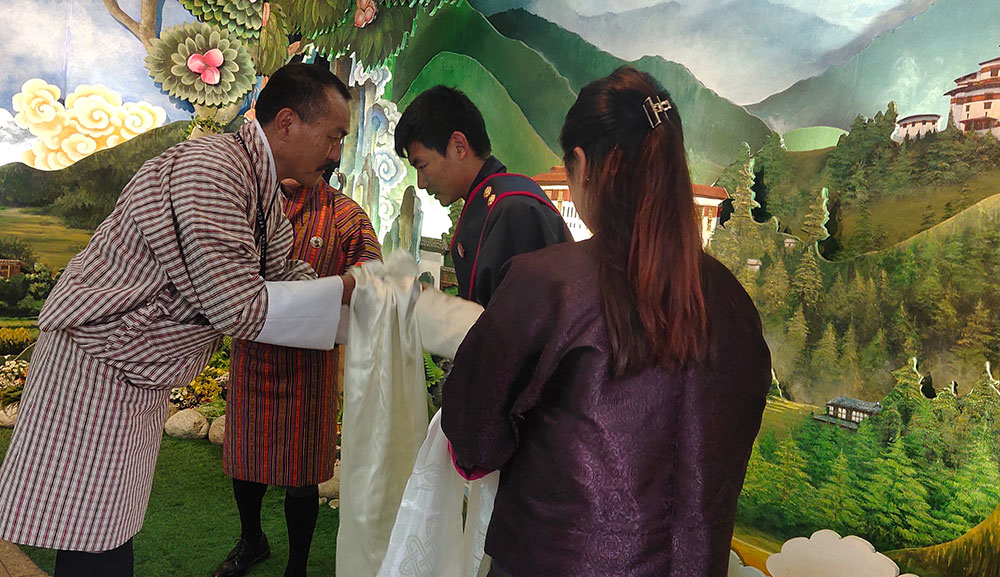 A Hero’s Triumph on Everest: Jigme Pelden Dorji’s Journey – South Asian ...